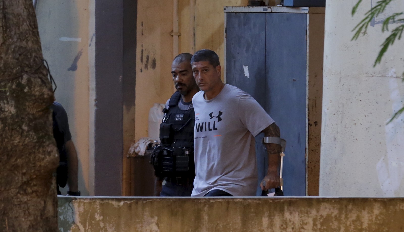 Blindado, lancha e terreno em Angra: luxo de Ronnie Lessa após morte de ...