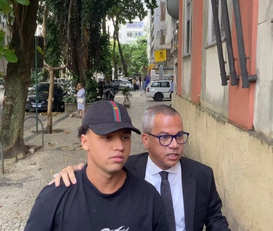 Vitor Hugo Simonin, suspeito de estupro coletivo de adolescente em ...