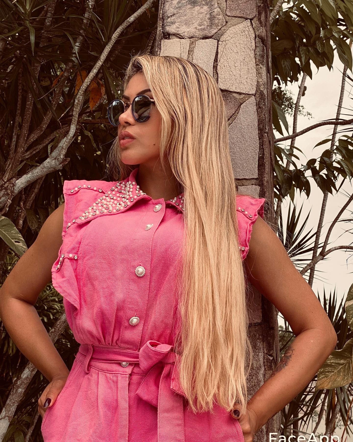 Ximbinha viaja em turnê com 'nova Joelma' e escoltado pela atual mulher