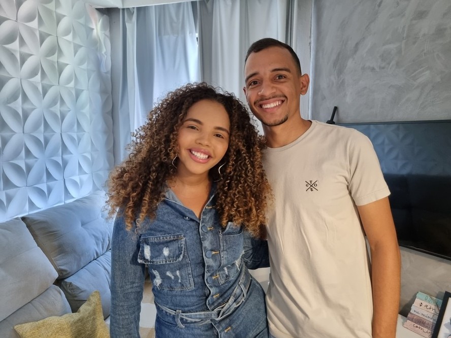 Giovanna, do 'BBB 24', vive relacionamento aberto com seu primeiro namorado