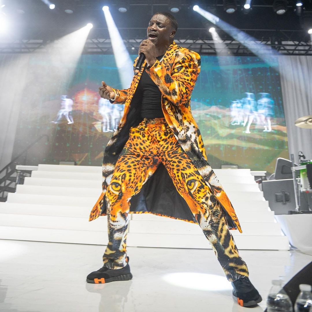 Akon relembra passado de polêmicas: 'Me envolvi em muitos problemas ...