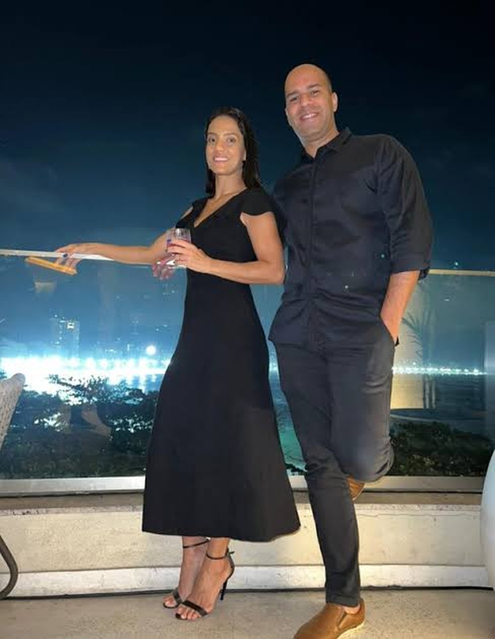 Recém-separado de influenciadora, chefão da Viradouro vive affair com porta-bandeira do Salgueiro