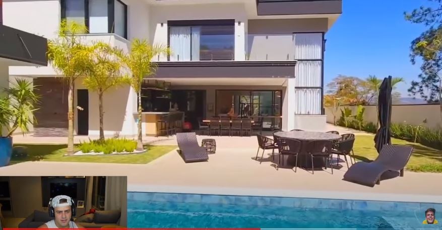 R$ 100 milhões por ano, Rolex de R$ 150 mil, fazenda, Ferrari... Como ...