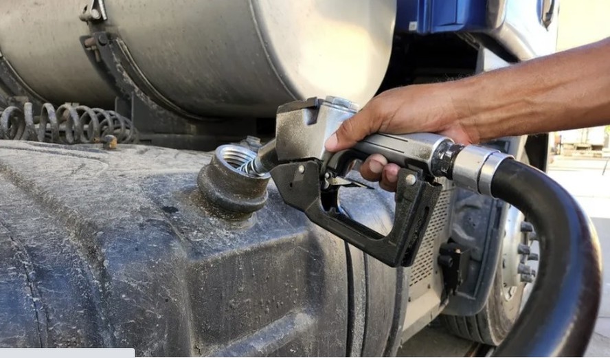 Preços de combustíveis ficam estáveis, mas diesel acumula alta de 23,56 ...