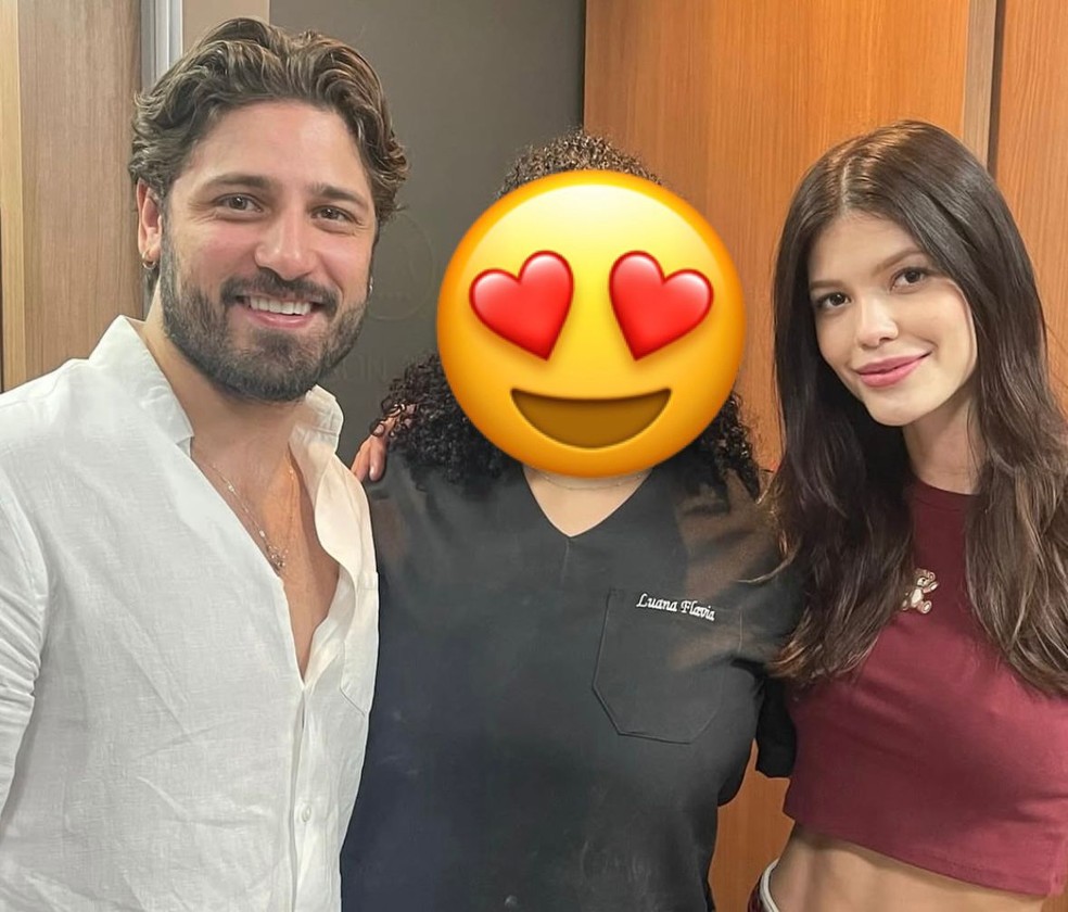 Daniel Rocha e Vitória Strada vão à praia juntos, mas evitam fotos após ...