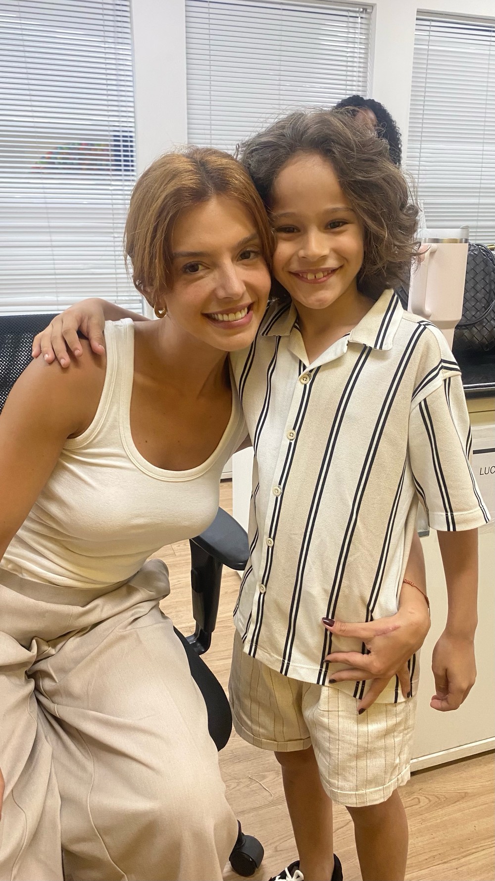 Em ‘Dona de mim’, Ryan reencontra Kami e Dedé após sair da prisão