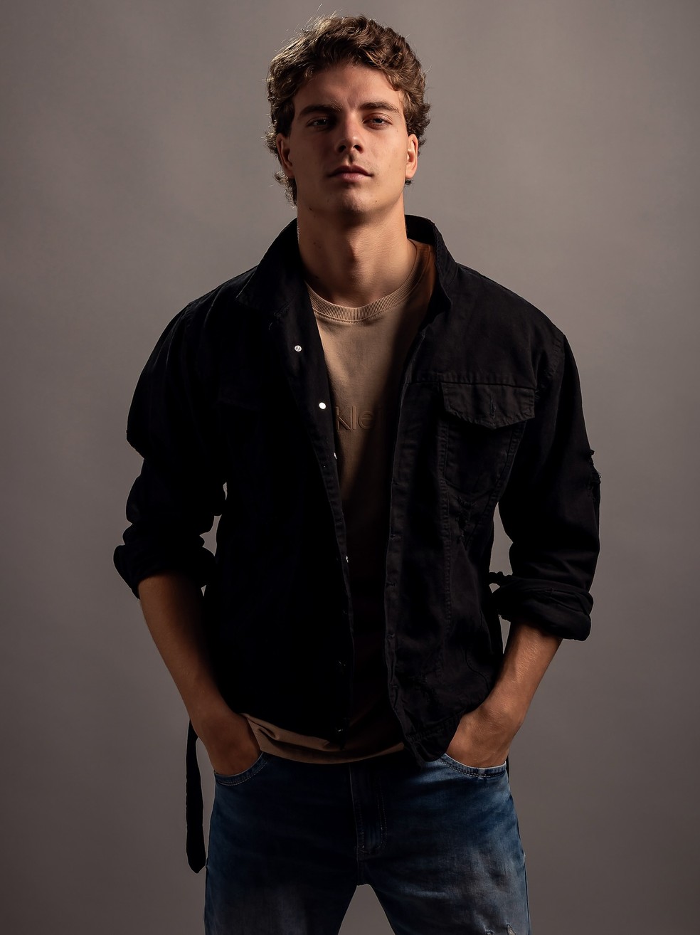 Aos 19 anos, filho galã de Mario Gomes lança música e dá início à ...