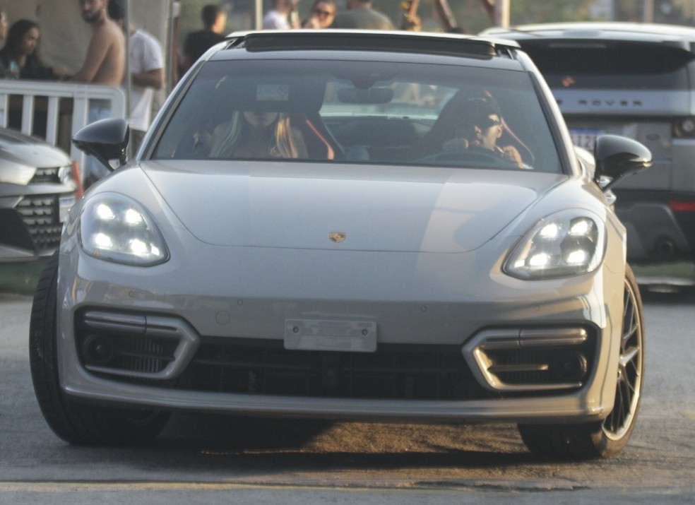 Rapper Orochi circula com Porsche zerinho de R$ 800 mil: 'Falaram que ...