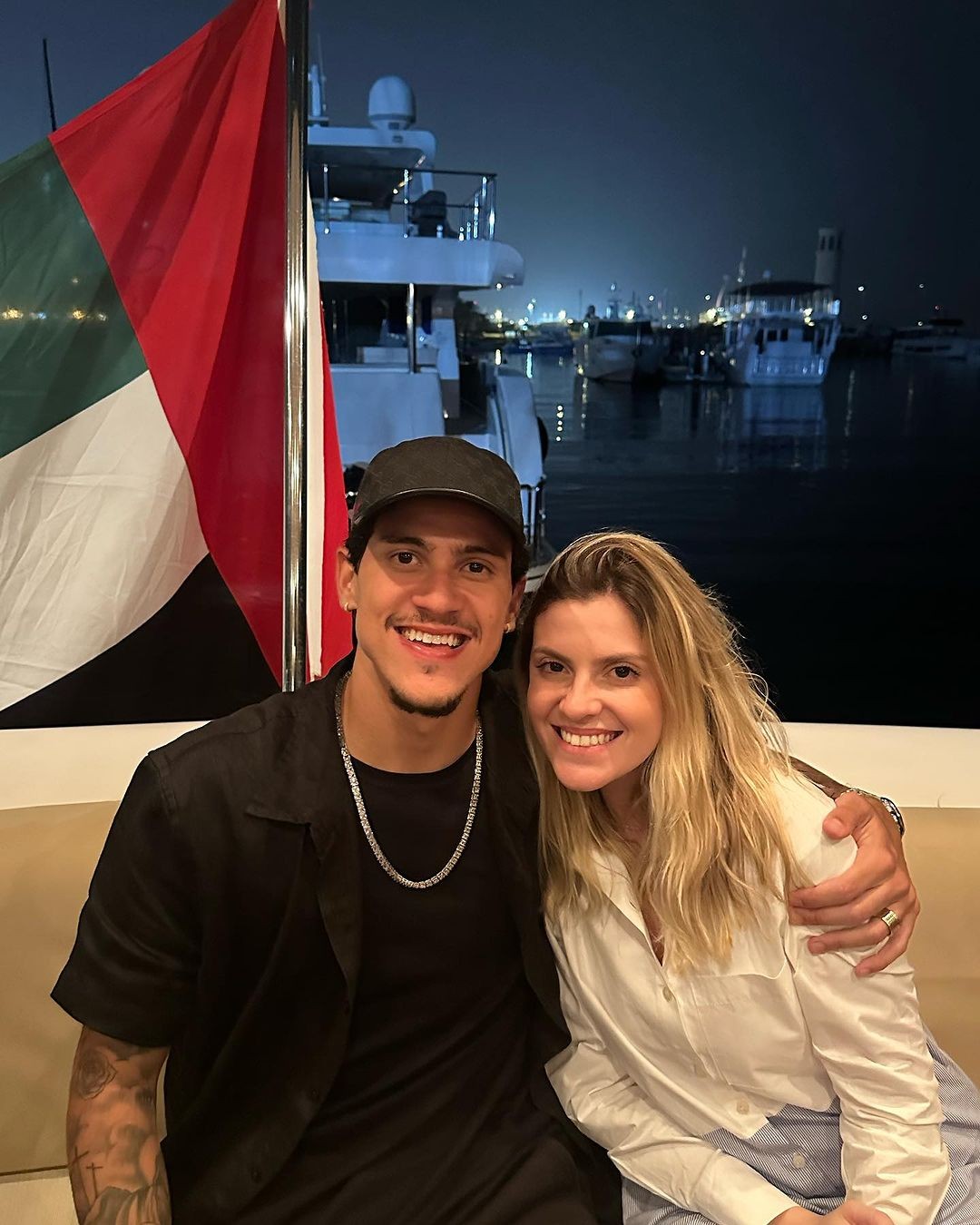 Pedro, do Flamengo, curte férias em Dubai em hotel de até R$ 100 mil a ...