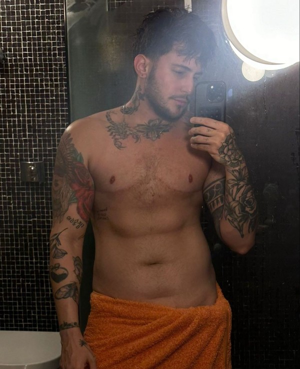 Deputada Erika Hilton se declara no aniversário do namorado, também trans