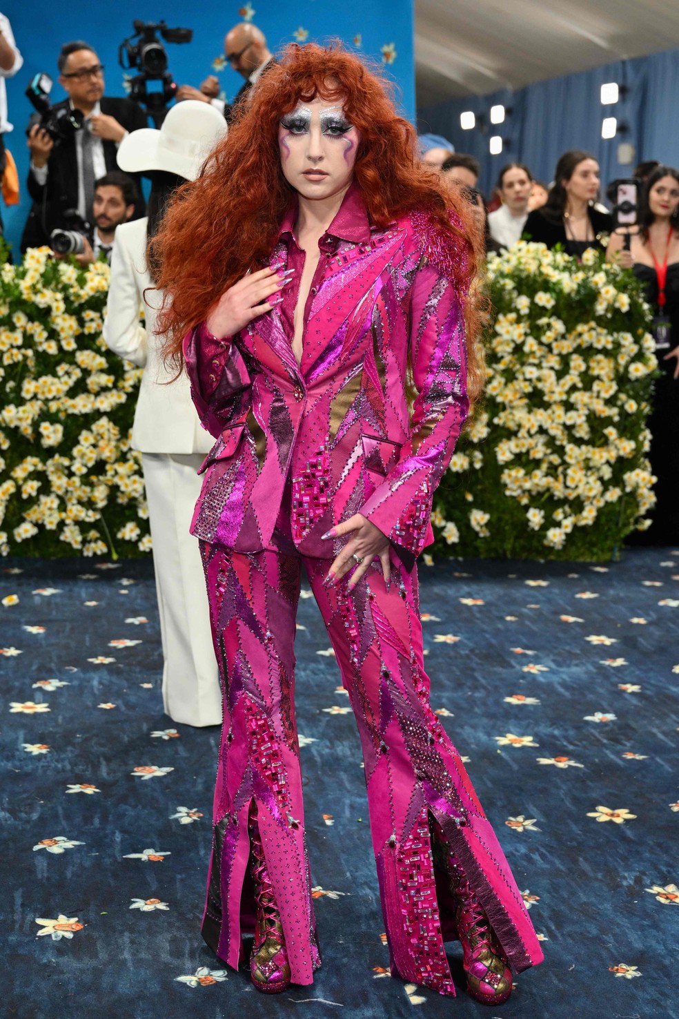Met Gala 2025: chapéu, terninho, look sem parte inferior... Confira o ...
