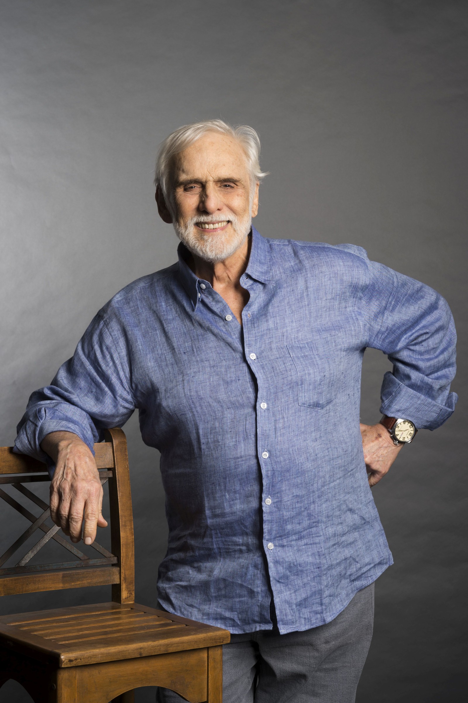 Aos 89 anos, Francisco Cuoco se emociona em volta ao trabalho após ...