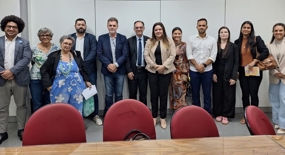 Ebserh promete apresentar proposta sobre duplo vínculo de funcionários da saúde federal