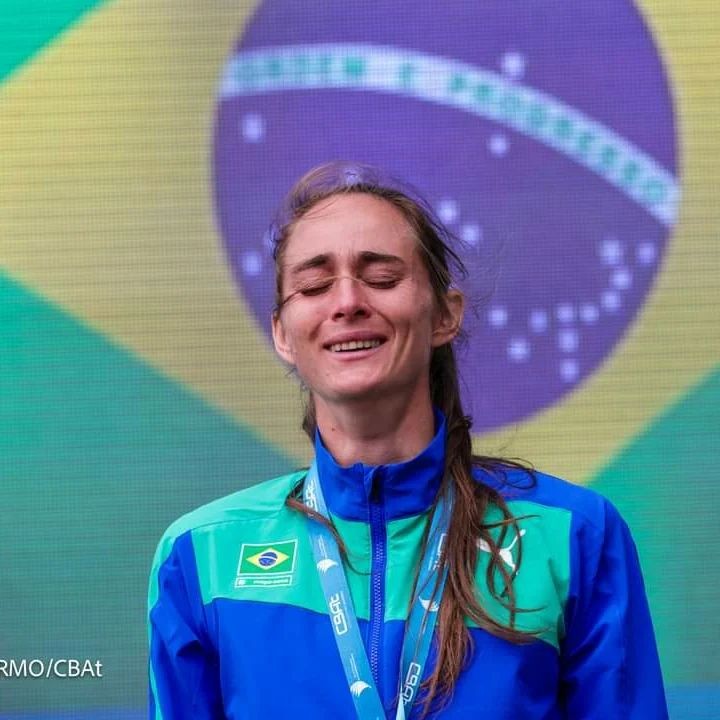 Atleta Flávia Maria de Lima chora ao dizer que ex-marido quer tirar a ...
