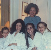 Ex-cantora, Angela Mattos vive hoje em Alto Paraíso, Goiás, e se ...