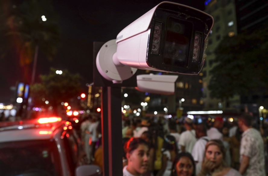 Réveillon em Copacabana teve foragido identificado por reconhecimento ...