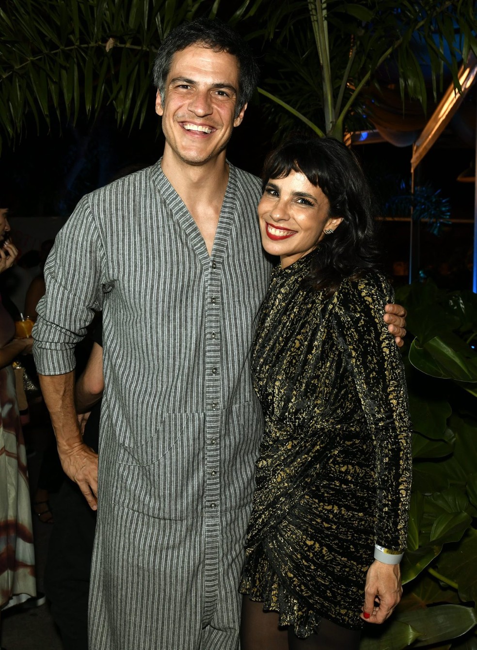 Discretos, Letícia Sabatella e Daniel Dantas fazem rara aparição juntos ...