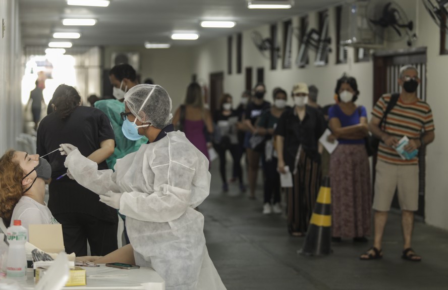 Covid-19: Brasil registra 30,4 mil novos casos da doença, aponta ...