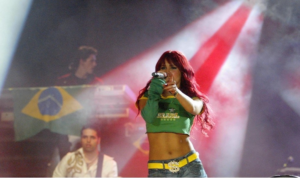 Dulce María aponta aprendizados na carreira e diz como lida com padrões ...