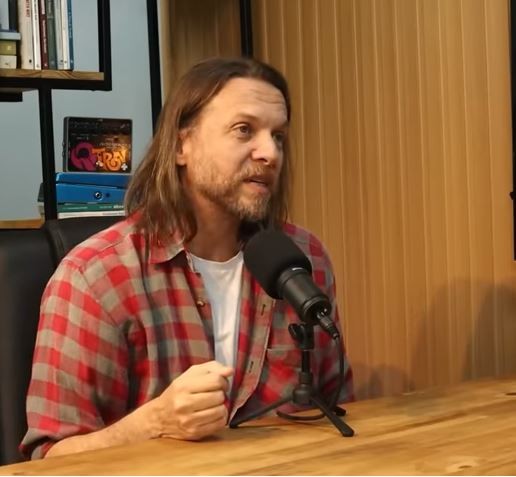 Aos 58 anos, Vinny fala sobre declínio da carreira: 'É uma espécie de ...
