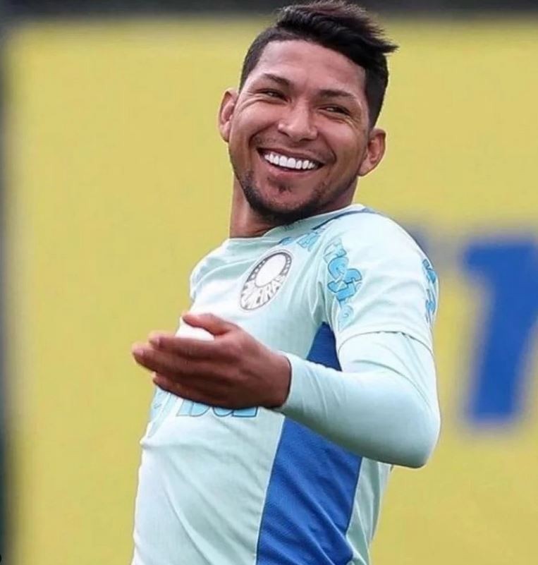 Novato na seleção, Rony Rústico mantém família longe da fama e segue ...