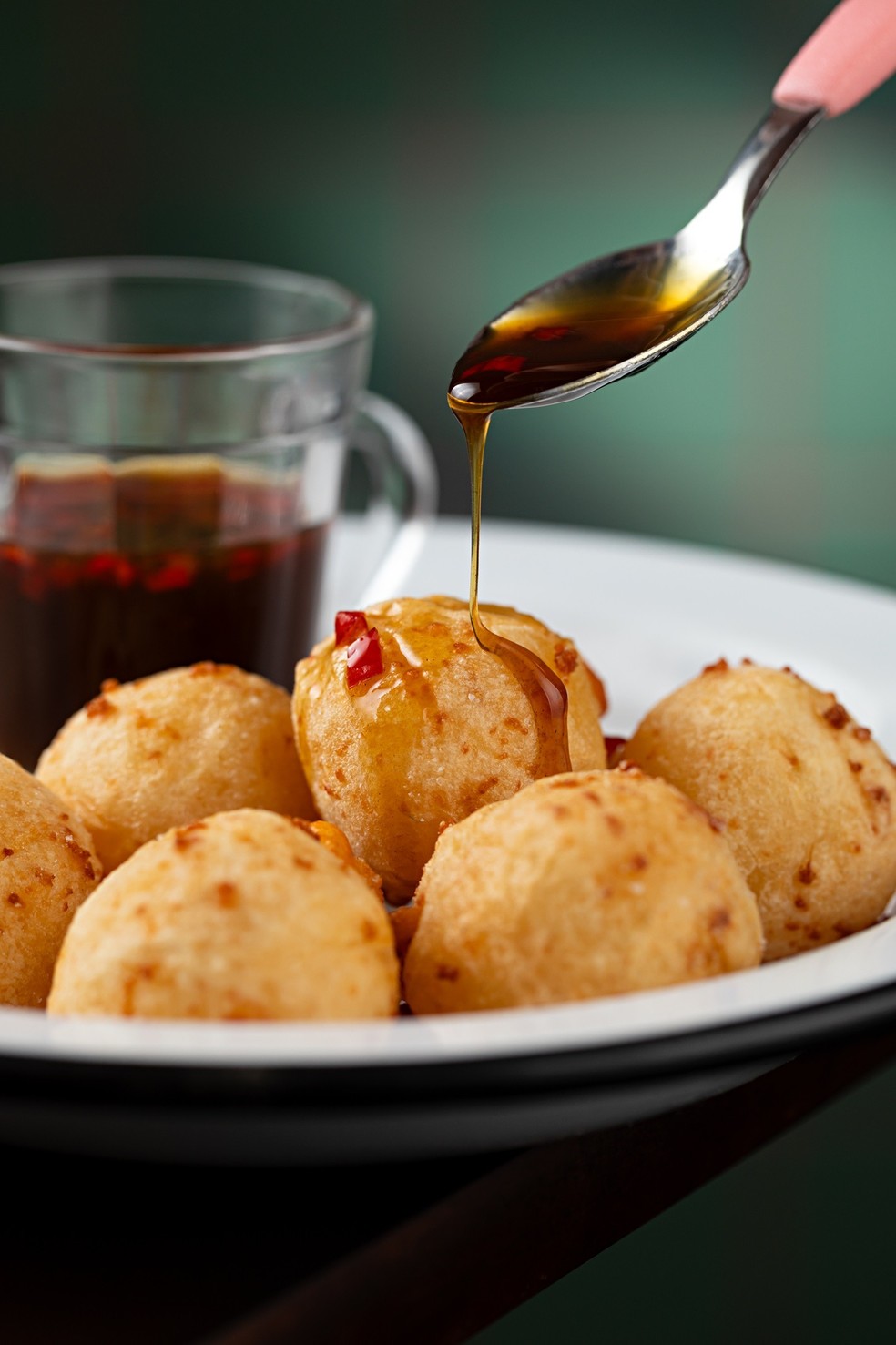 Nos 20 anos do Beco do Rato, reduto do samba no Rio, Arlindinho recorda ...