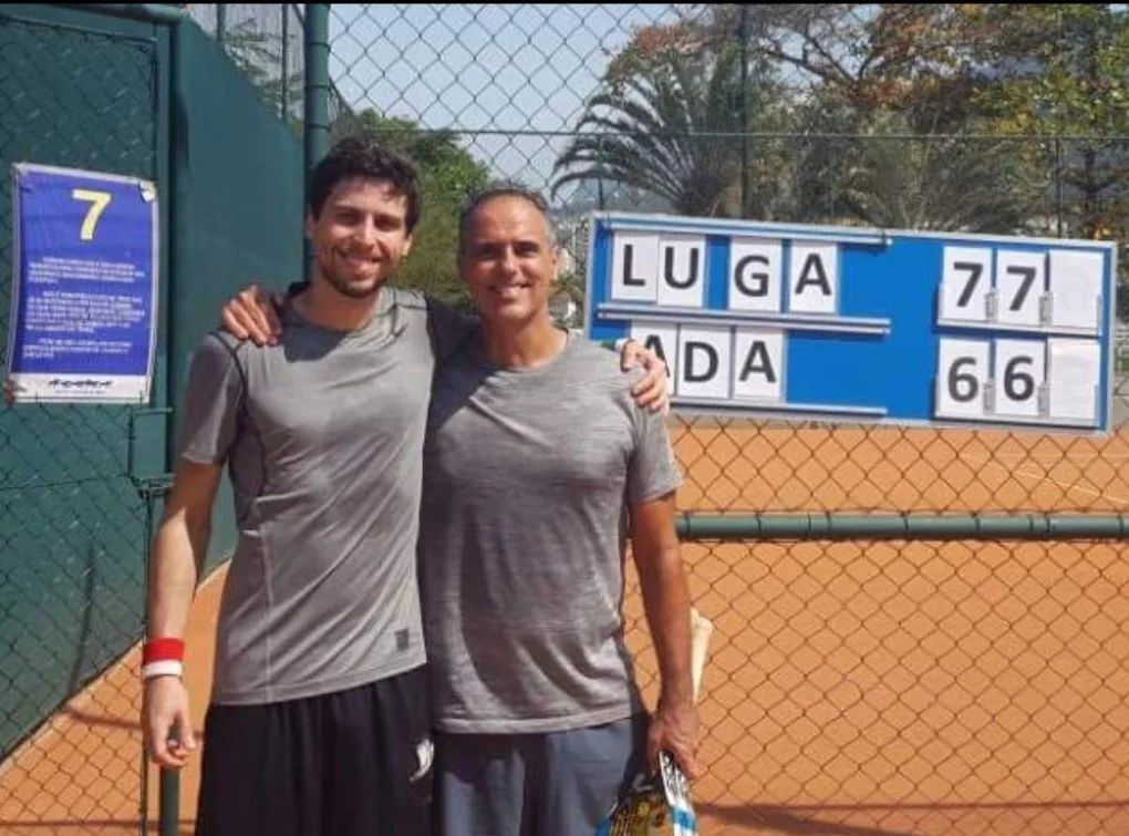 Leoni lembra fim do casamento com Paula Toller e famosa 'pandeirada' em ...