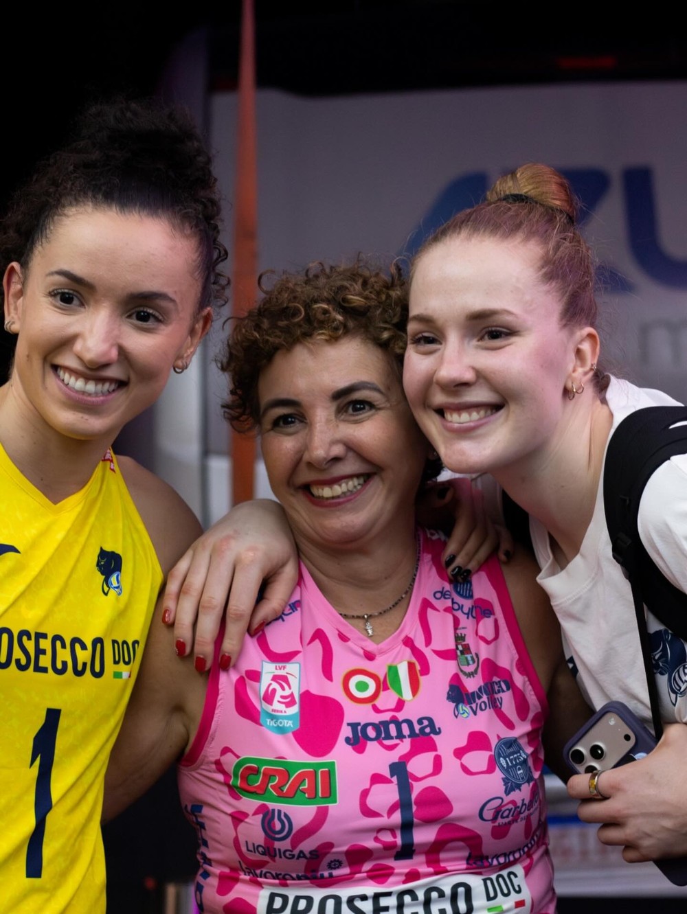 Estrela do vôlei, Gabi Guimarães reúne a mãe e a namorada Boo Unzueta ...
