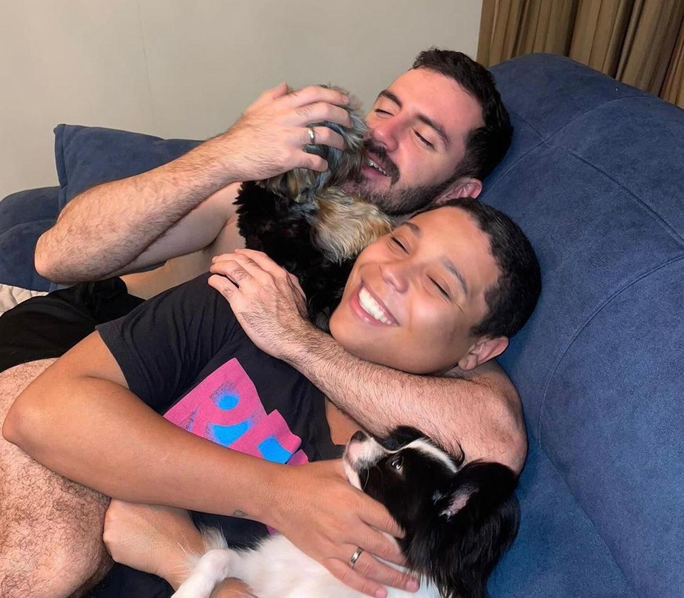 Blogueirinha e produtor terminam casamento de 8 anos; conheça Edson ...