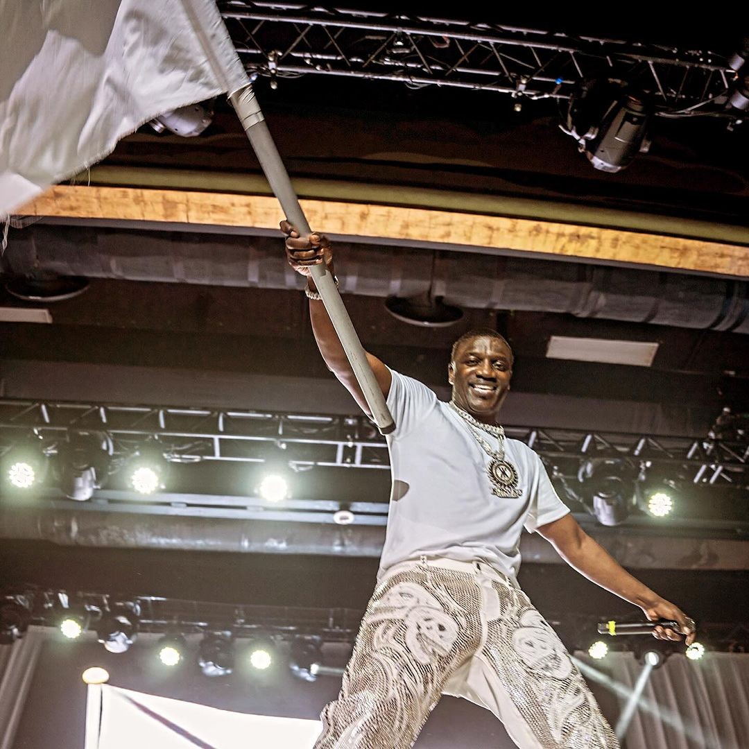 Akon relembra passado de polêmicas: 'Me envolvi em muitos problemas ...