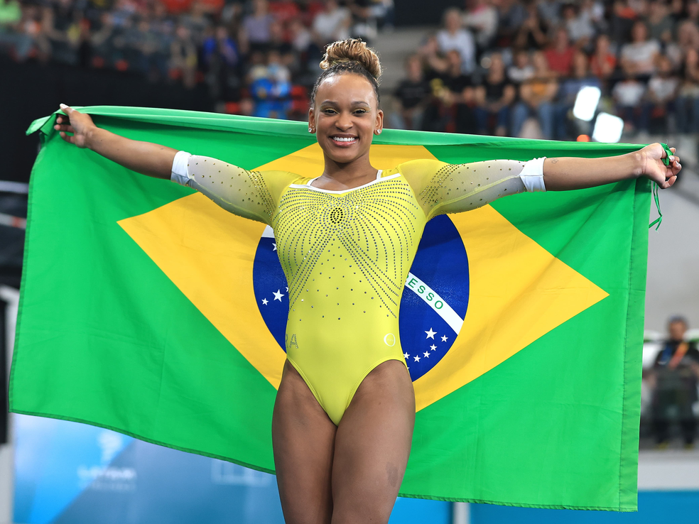 Rebeca Andrade foi criada pela mãe longe do pai, que chorou ao lembrar ...