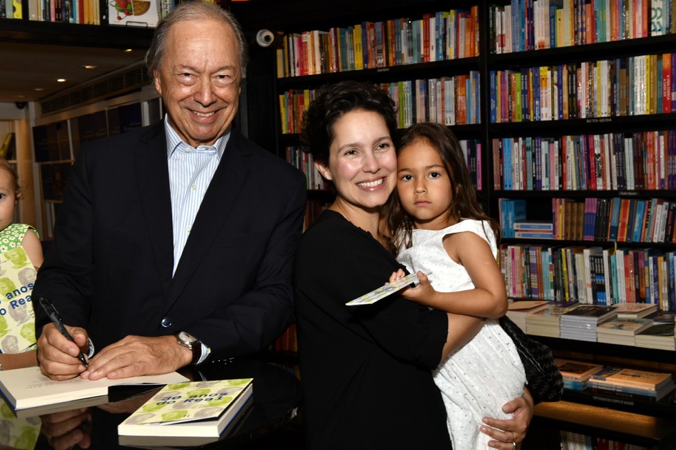 Em clique raro, Murilo Benício e Cecilia Malan posam juntos em ...