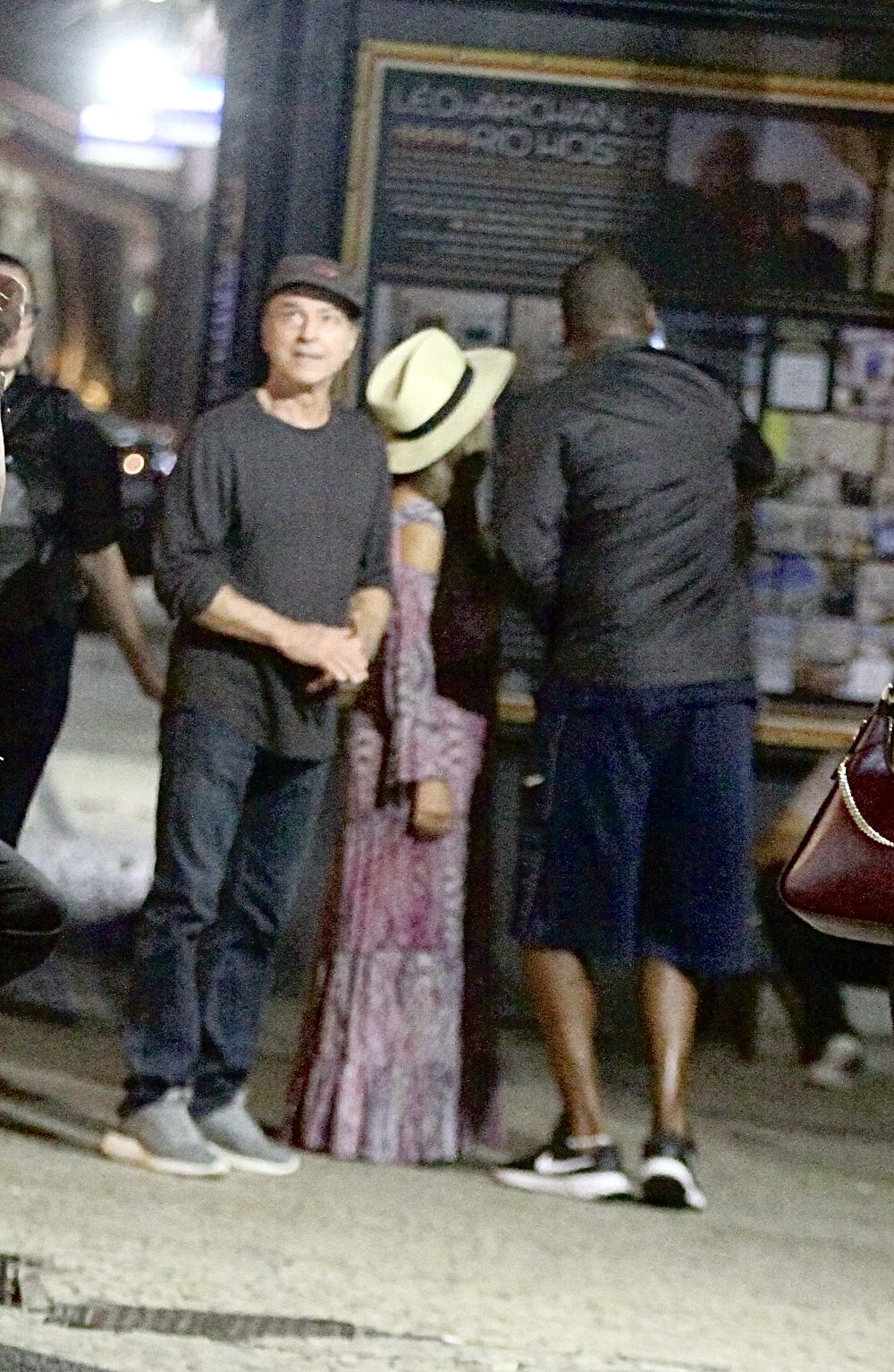 Casados há 46 anos, Bruna Lombardi e Carlos Alberto Riccelli circulam ...