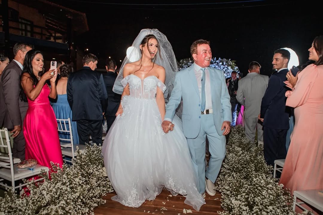 Amado Batista diz que mulher miss sonha com filhos: 'Casou sabendo que ...