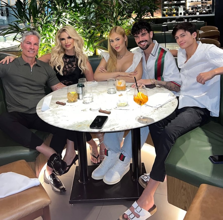 Só falta assumir! Vivendo affair com modelo, 'sogra' posta encontro com Luan Pereira