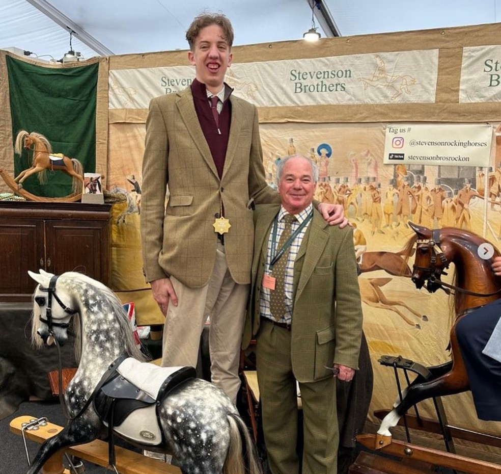 Estrela conservadora em ascensão surpreende pela altura, reclama de ...