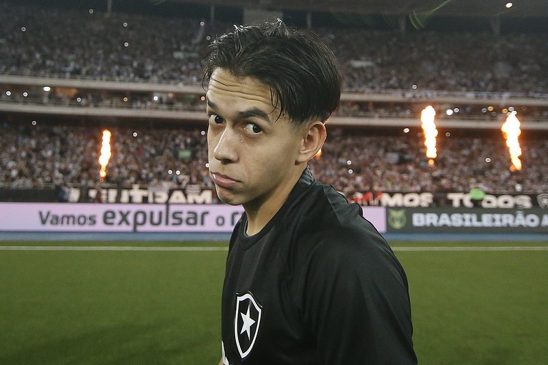 Segovinha vive affair com jogadora do time feminino do Botafogo; saiba mais