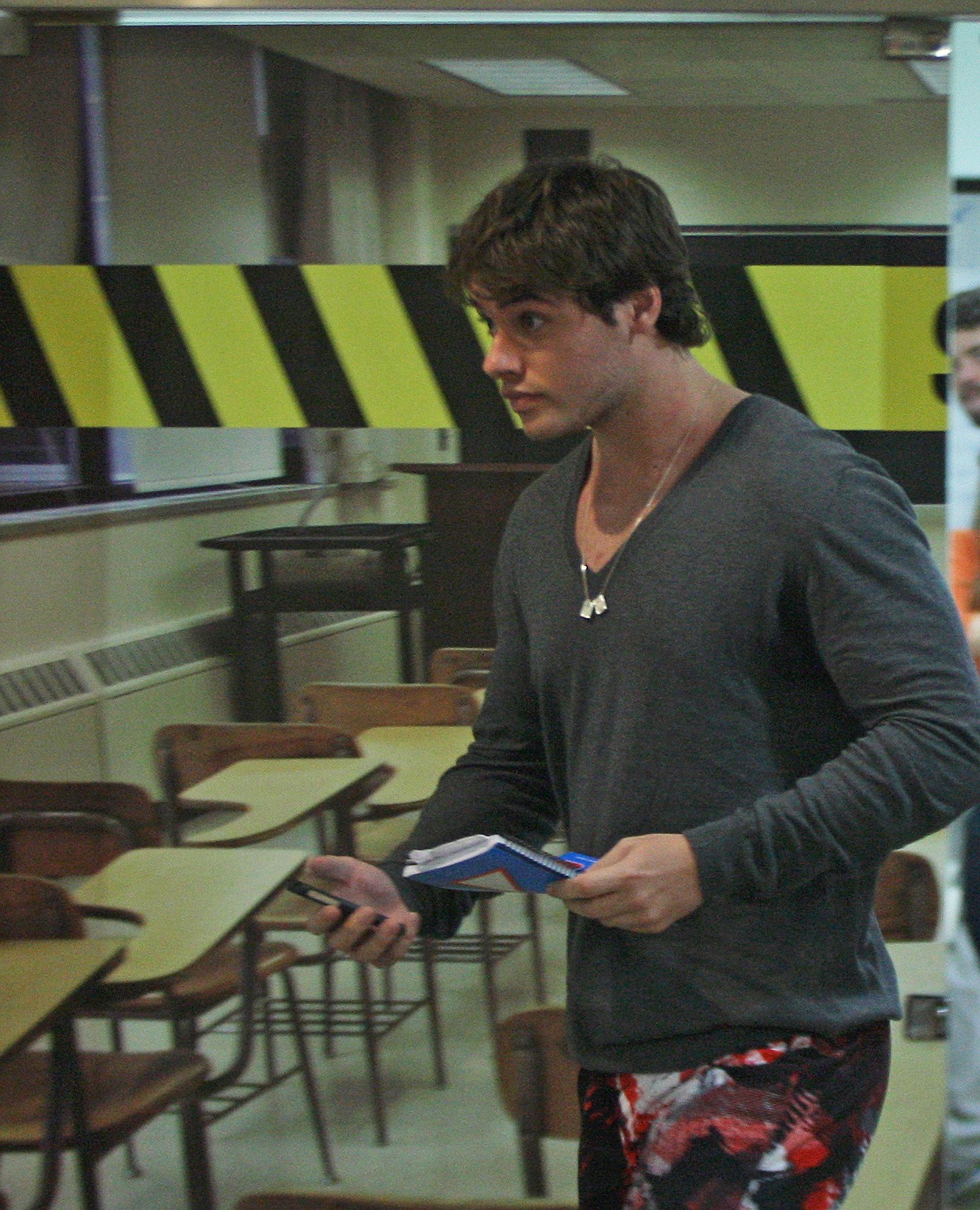 Em rara aparição, Thor, Olin e Eike Batista posam ao lado de suas mulheres