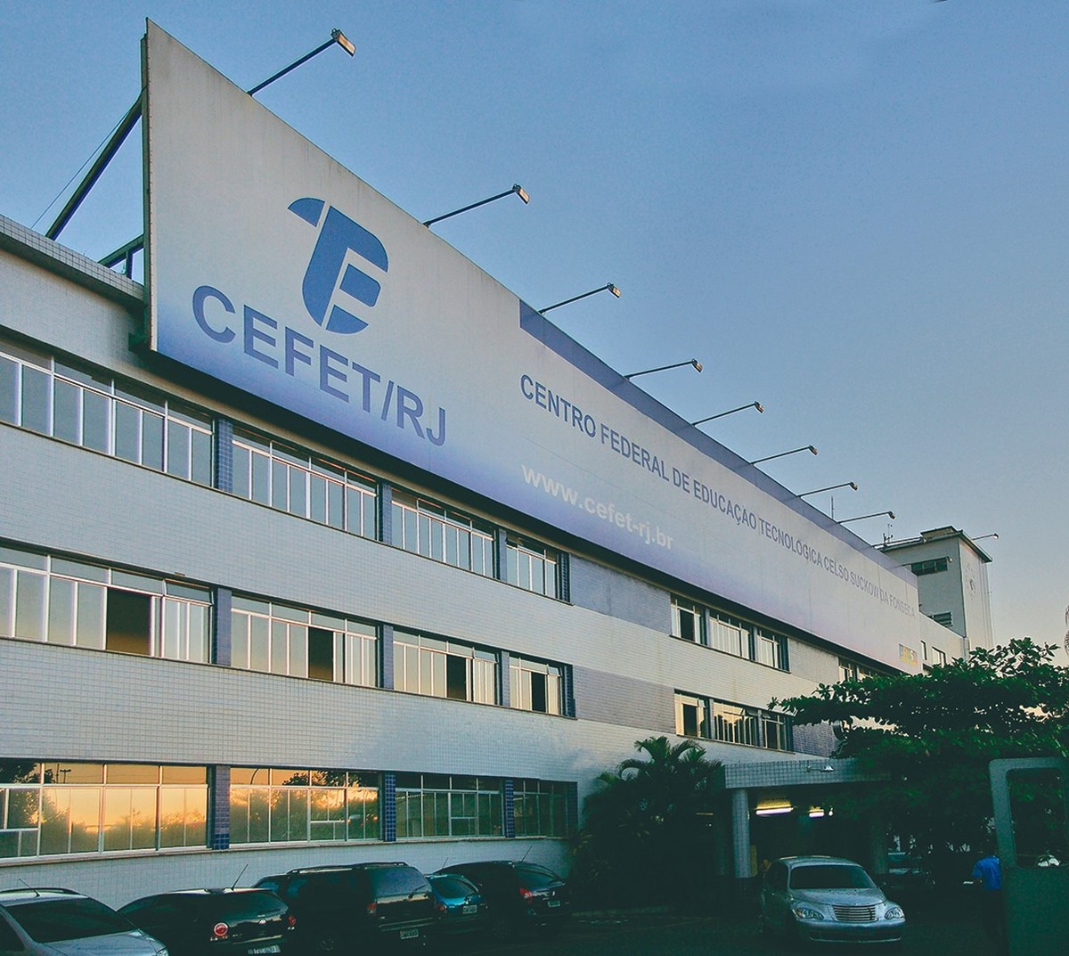 Cefet abre 81 vagas para professores efetivos