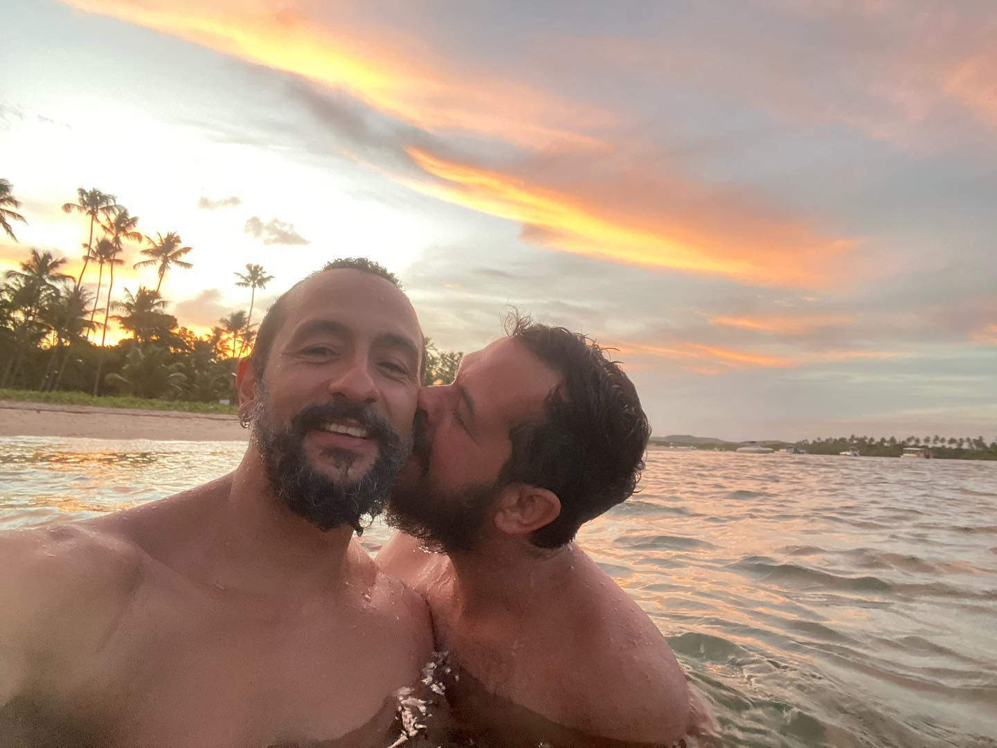 Marido de Irandhir Santos faz desabafo sobre ficar longe do ator ...