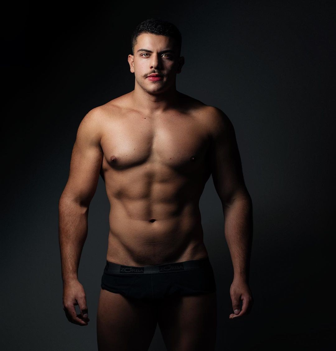 Filho de Fabiana Karla que roubou a cena na TV namora maquiadora: 'Comprometido, tá, meninos e ...