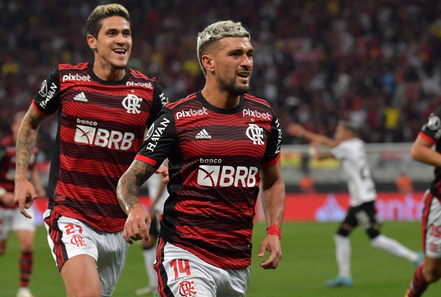 Pedro, Arrascaeta e mais cinco atletas não serão relacionados pelo Flamengo para a partida ...