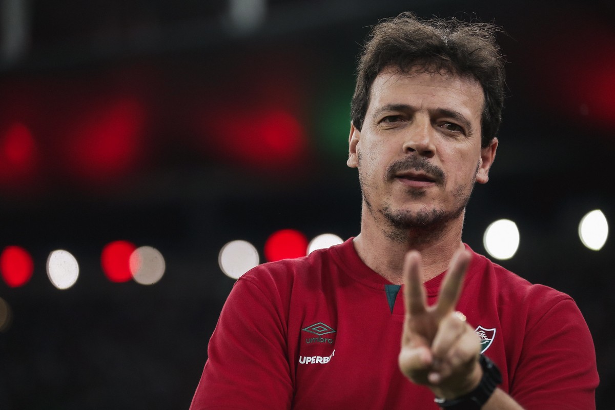 Fernando Diniz analisa vitória do Fluminense sobre o Colo-Colo: 'Adversário valorizou o resultado'