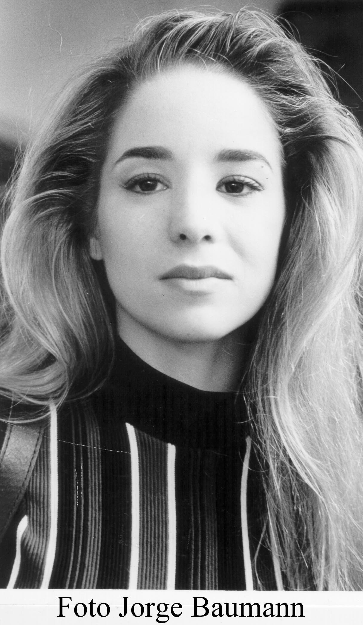 Danielle Winits vai com filhos, mãe e André Gonçalves à pré-estreia de ...