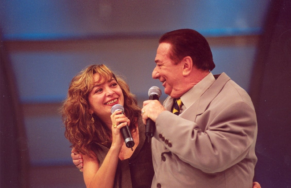 Raul Gil recebe alta do hospital e seguirá tratamento em casa