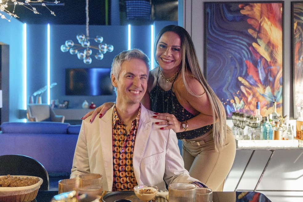Carnavalesco Rique de 'Volta por cima', ator festeja papel em novela ...