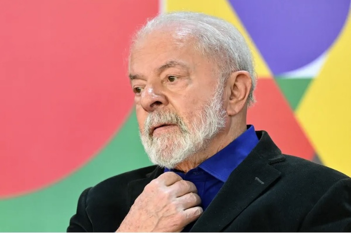 Lula assina plano de metas do governo até 2027