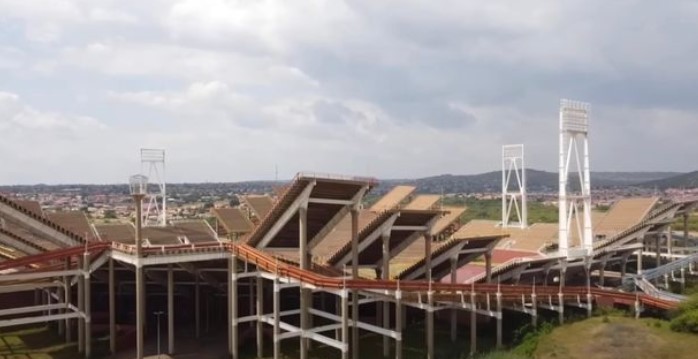 Conheça o estádio 'mais bizarro' do mundo: Mmabatho