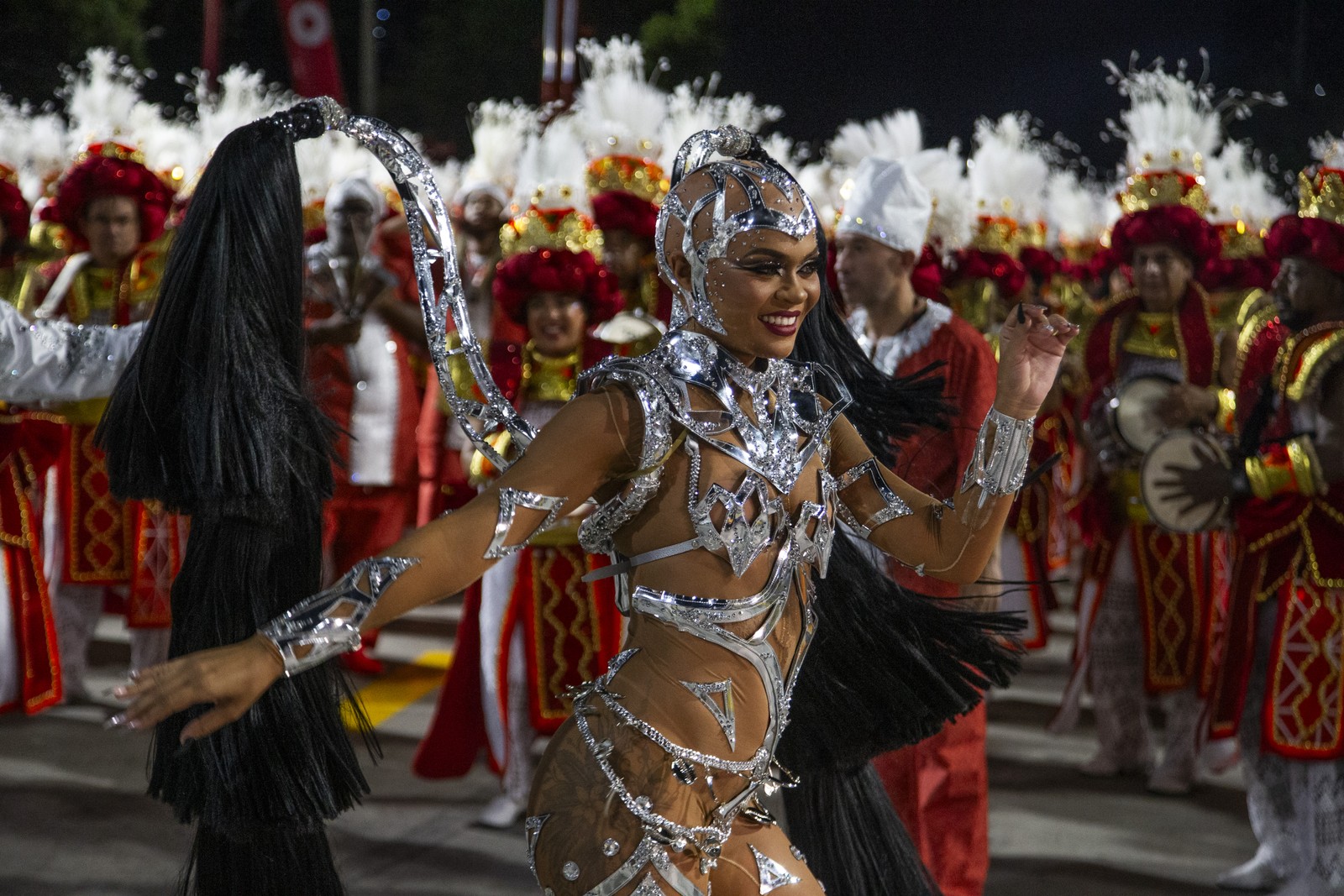 Carnaval 2025: veja fotos das rainhas e musas da primeira noite de desfiles do Grupo Especial