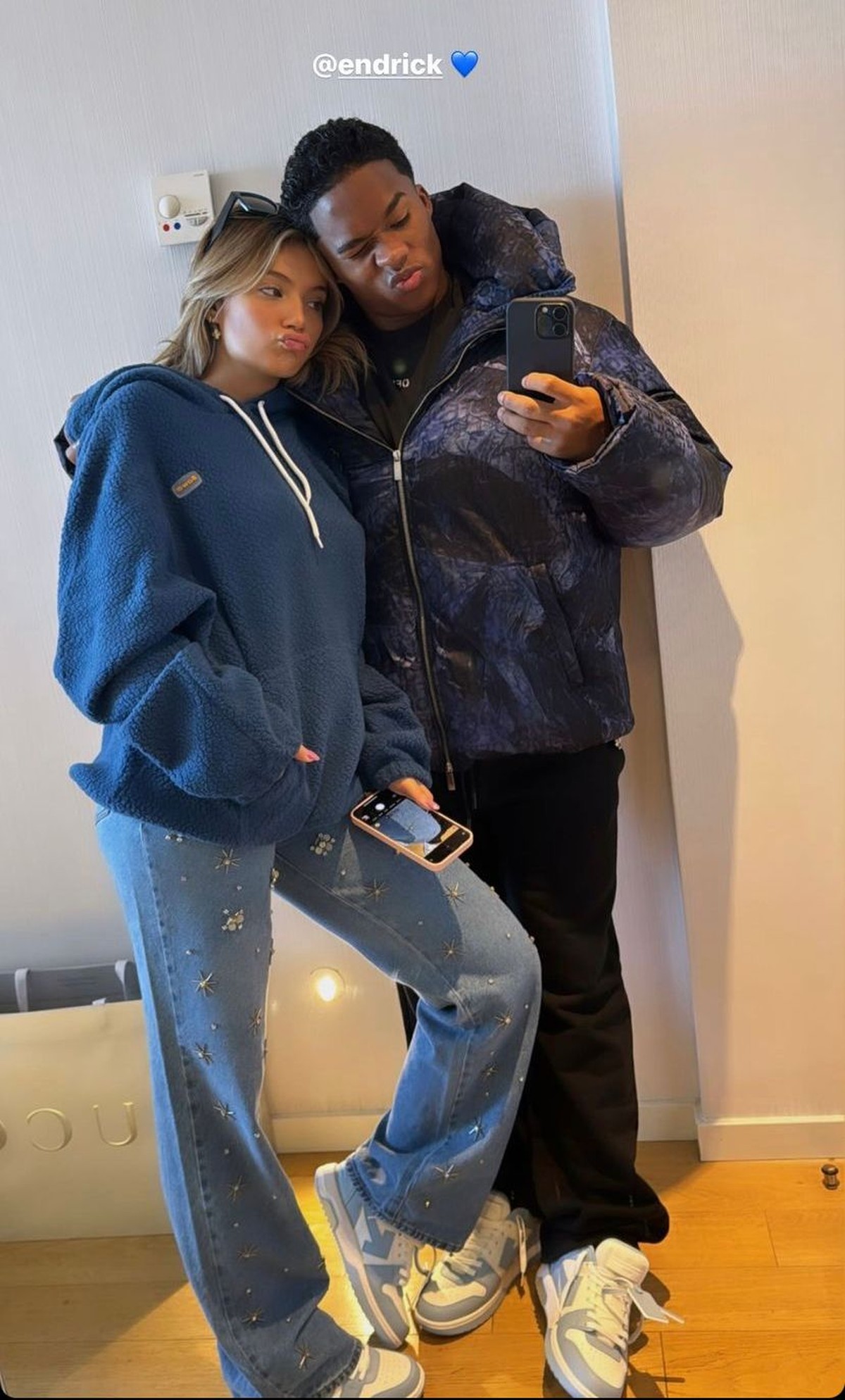 Namorada de Endrick do Palmeiras posta foto ao lado do craque em viagem ...